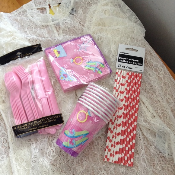 Disney | Other | Pink Birthday Party Table Wear Kit | Poshmark